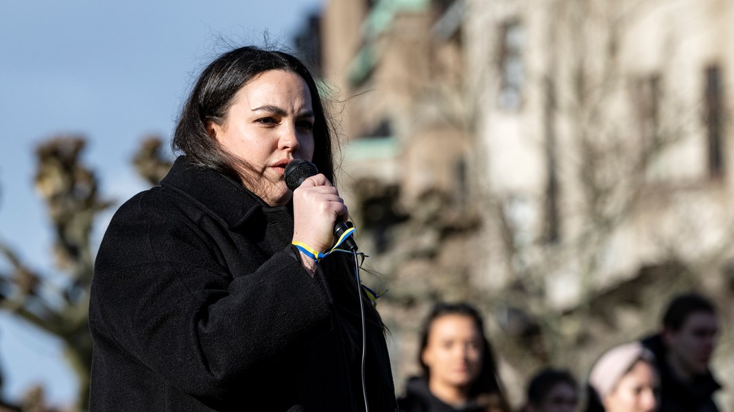 Hon vikarierar för David Josefsson (M) - Altinget