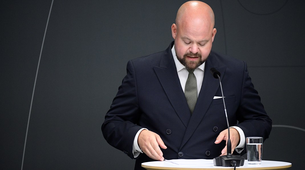 Peter Kullgren skyller landsbygdens problem på vargen - Altinget